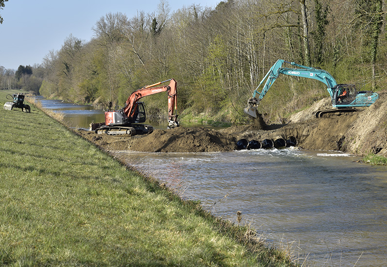 Les travaux de revitalisation de la Broye à Surpierre vont bon train ...